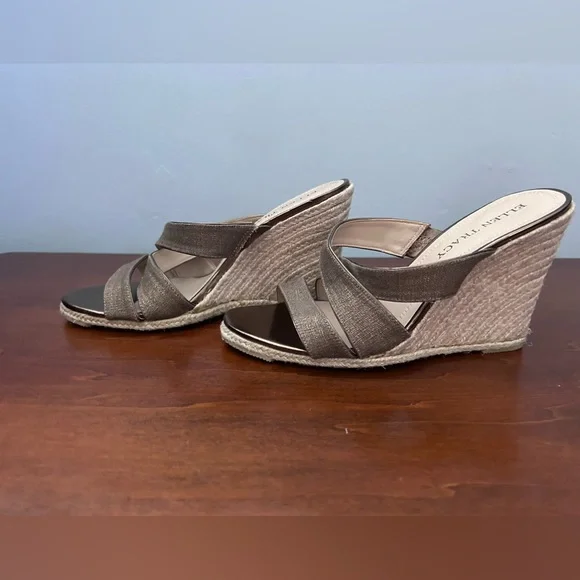 Ellen Tracy | Shoes | Ellen Tracy Linen Metalic Platform Wedge ...